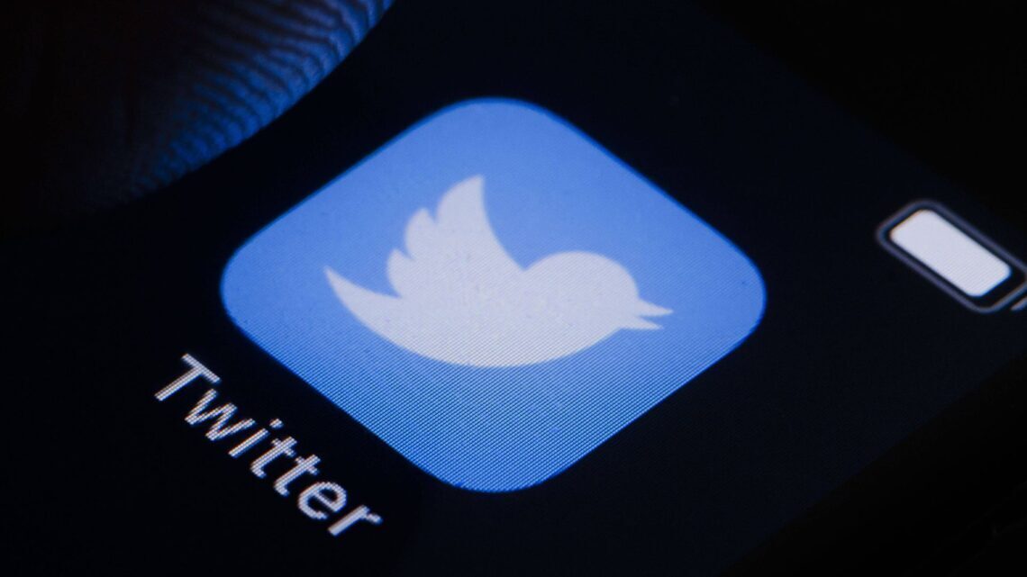 Twitter keeps logging me out: How to fix it? - TechBriefly