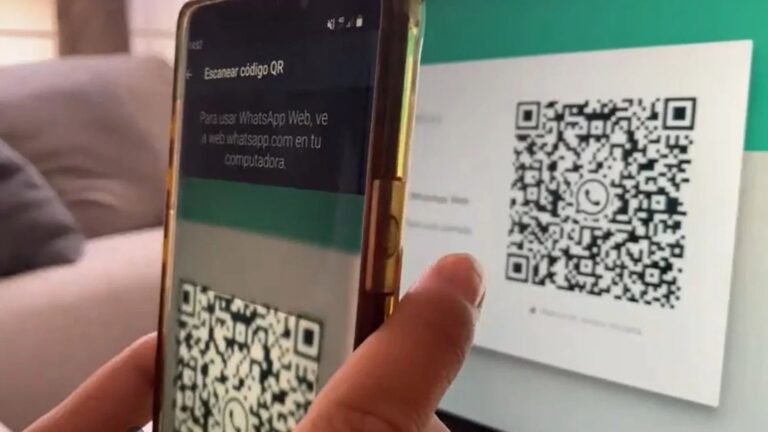 How to fix WhatsApp no valid QR code detected issue - TechBriefly