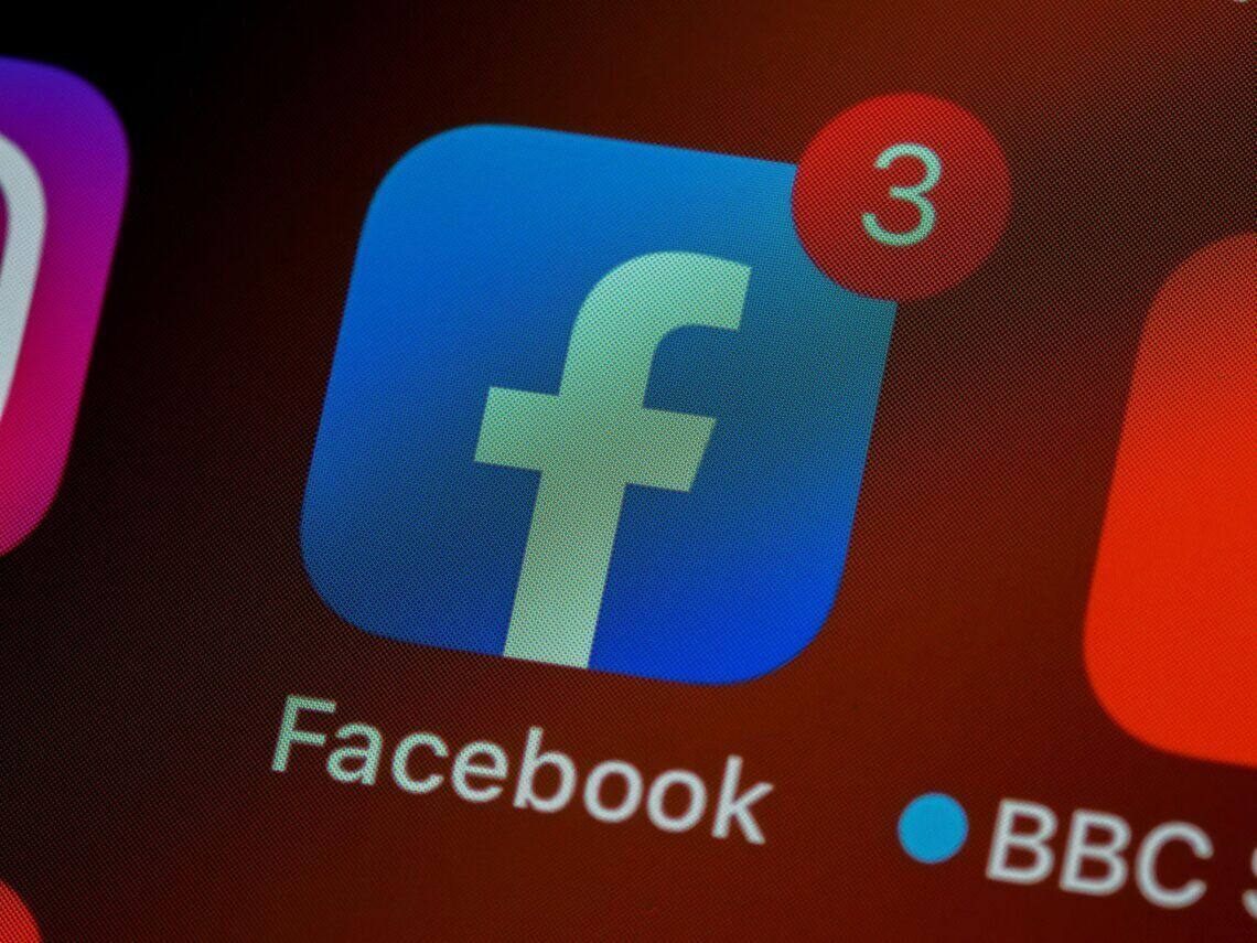 Why am I seeing random stories on Facebook? - TechBriefly