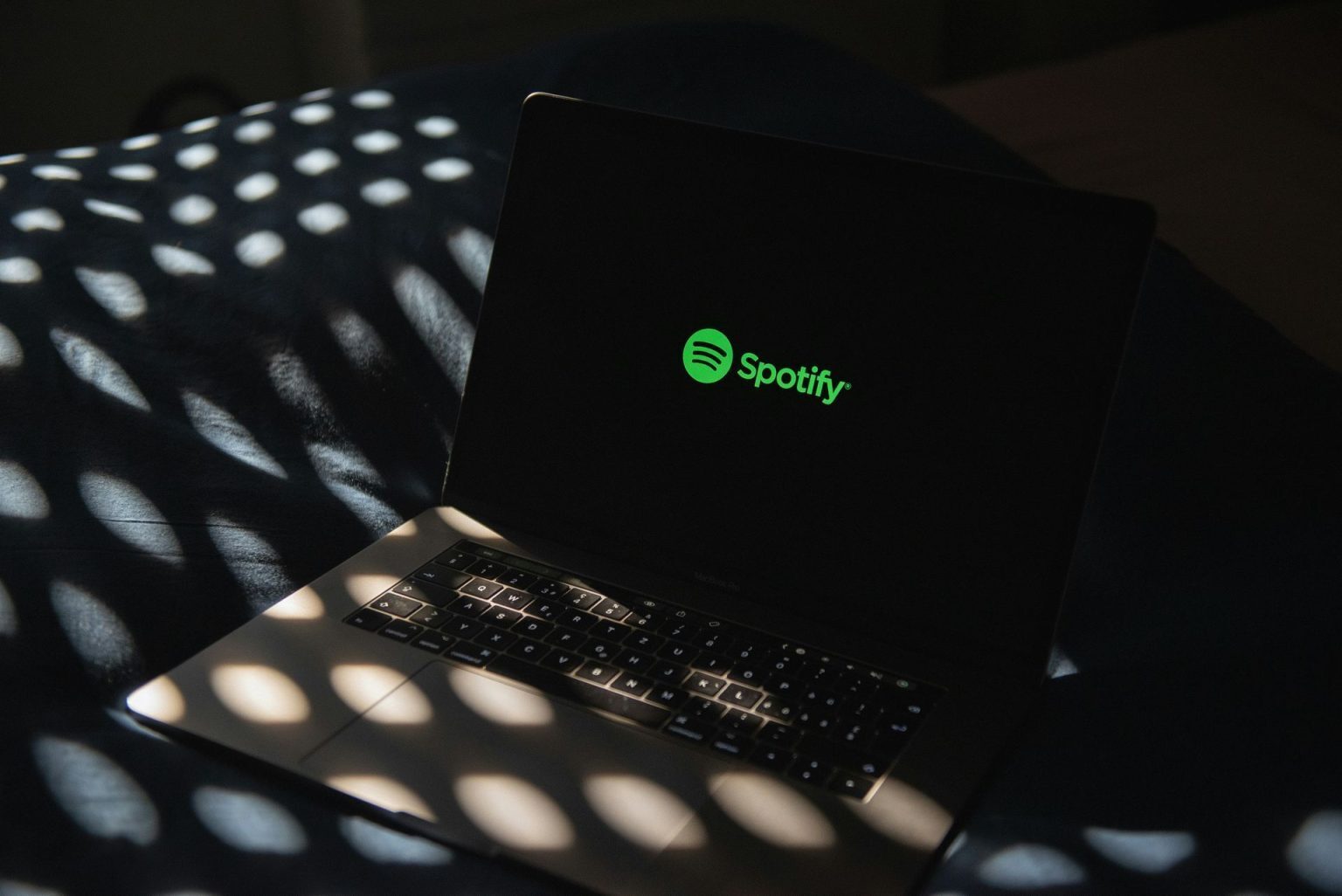Why is Spotify not showing on Discord and how to fix it? - TechBriefly