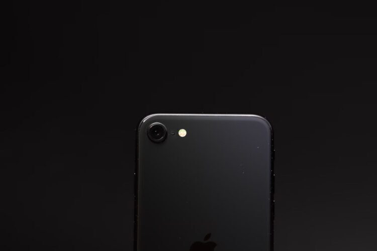 Apple to unveil new iPhone SE 4 next week - TechBriefly